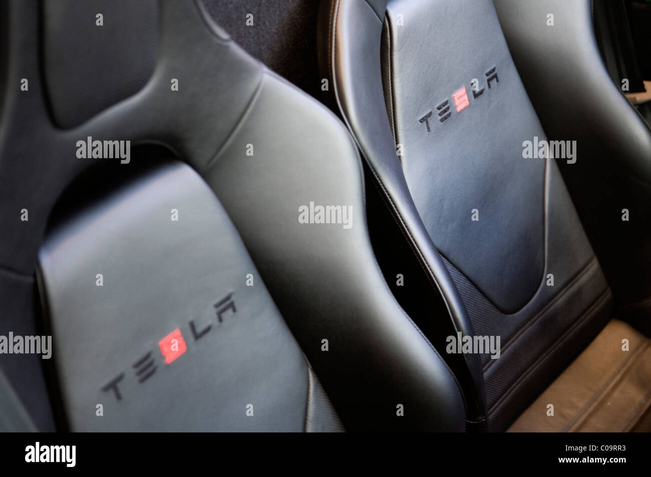 A Tesla all electric car dealership showroom Stock Photo - Alamy
