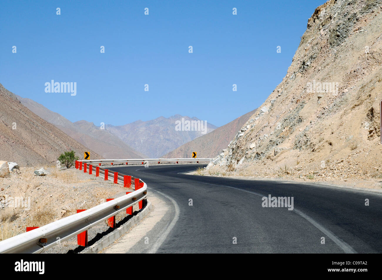 Mountain road, bend, desert mountains, Monte Grande, Vicuna, Valle d ...