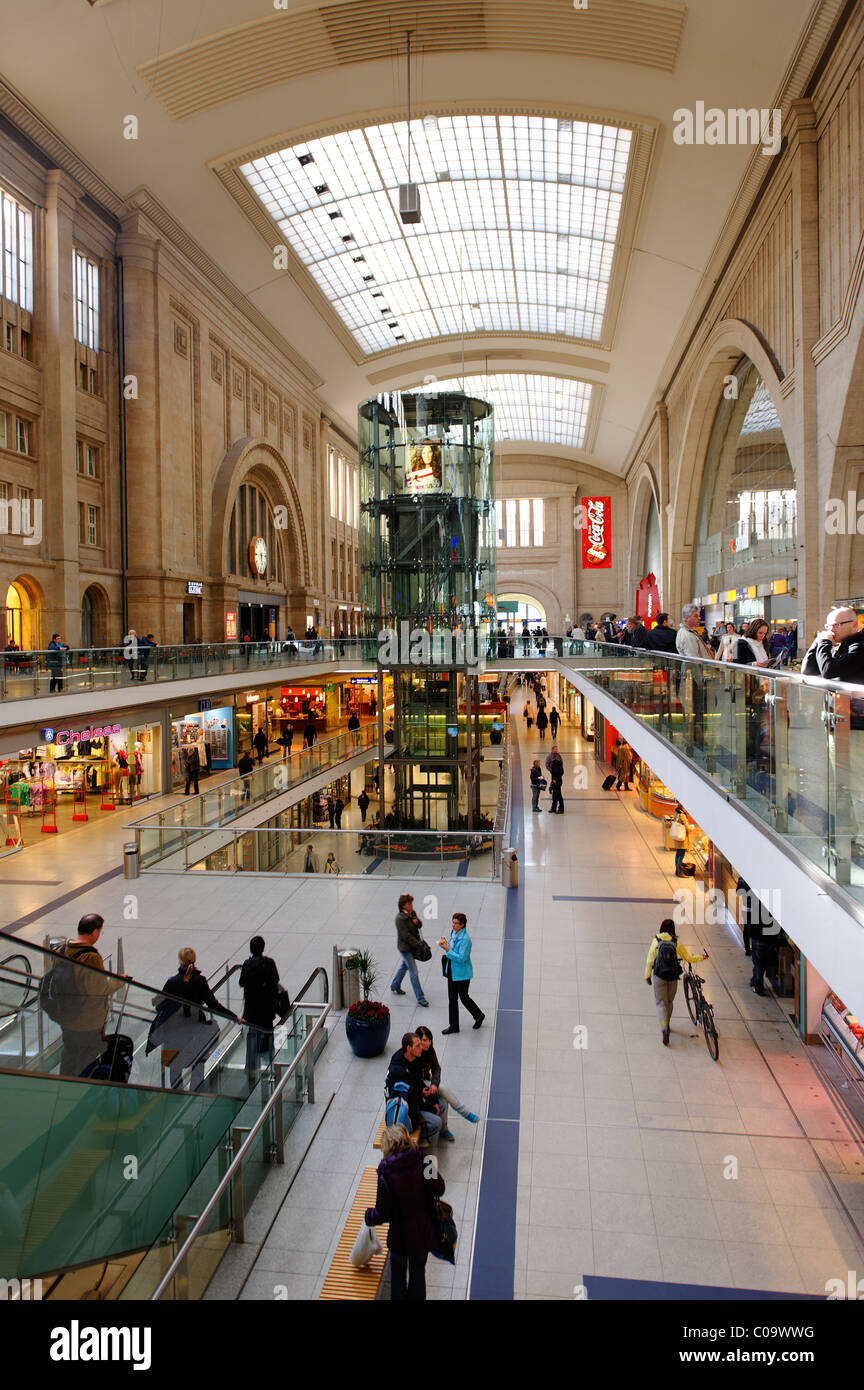 Hauptbahnhof central station hi-res stock photography and images - Alamy