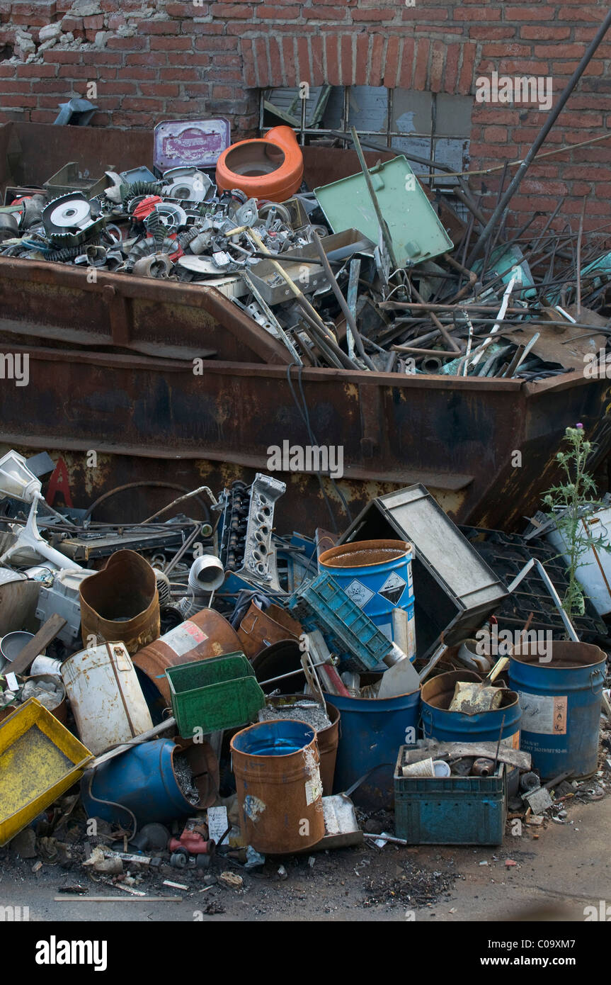 Scrap, metal collection, full skip Stock Photo - Alamy