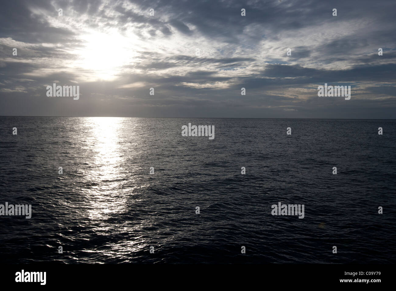 Obscuring the sun hi-res stock photography and images - Alamy
