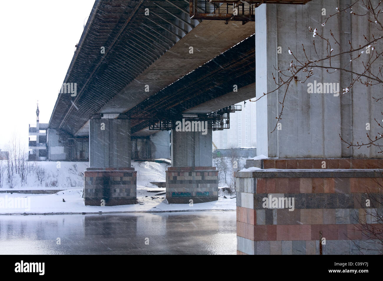 big bridge across the Moscow River in winter Stock Photo - Alamy