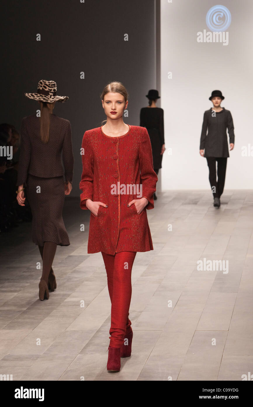 Caroline charles uk fashion designer hi-res stock photography and ...