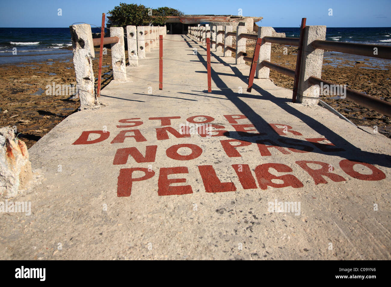 Warning sign on jetty hi-res stock photography and images - Alamy