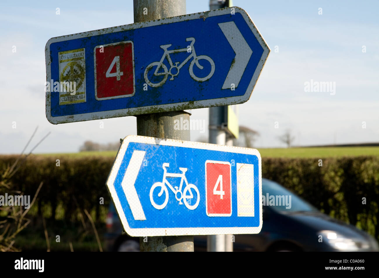 Cycle route signs hi-res stock photography and images - Alamy