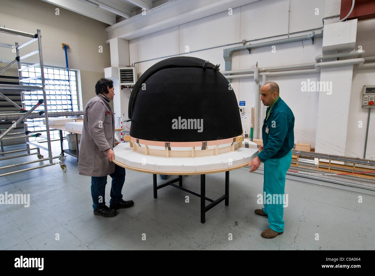 Wind tunnel testing of building hi-res stock photography and images - Alamy