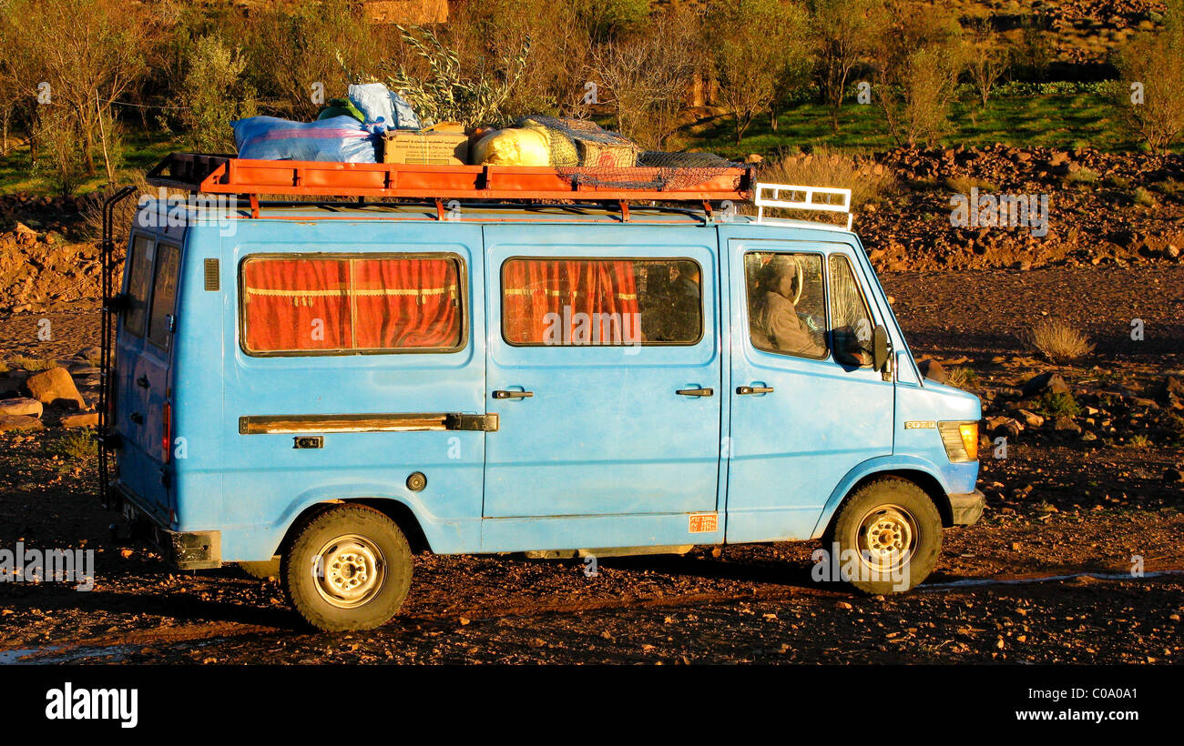 Local blue bus hi-res stock photography and images - Alamy