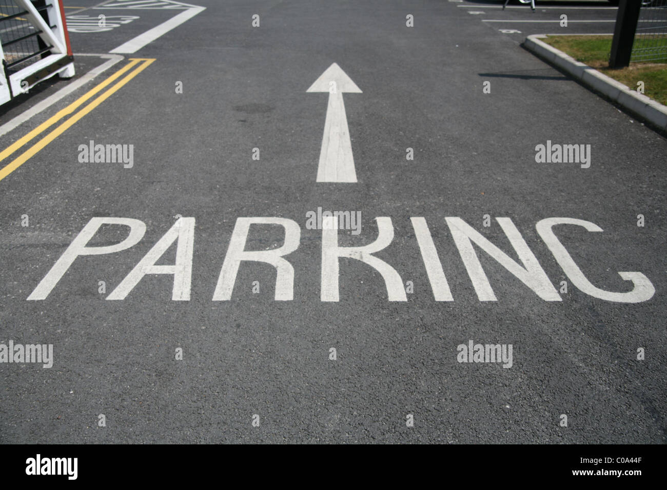 Parking road sign Stock Photo - Alamy