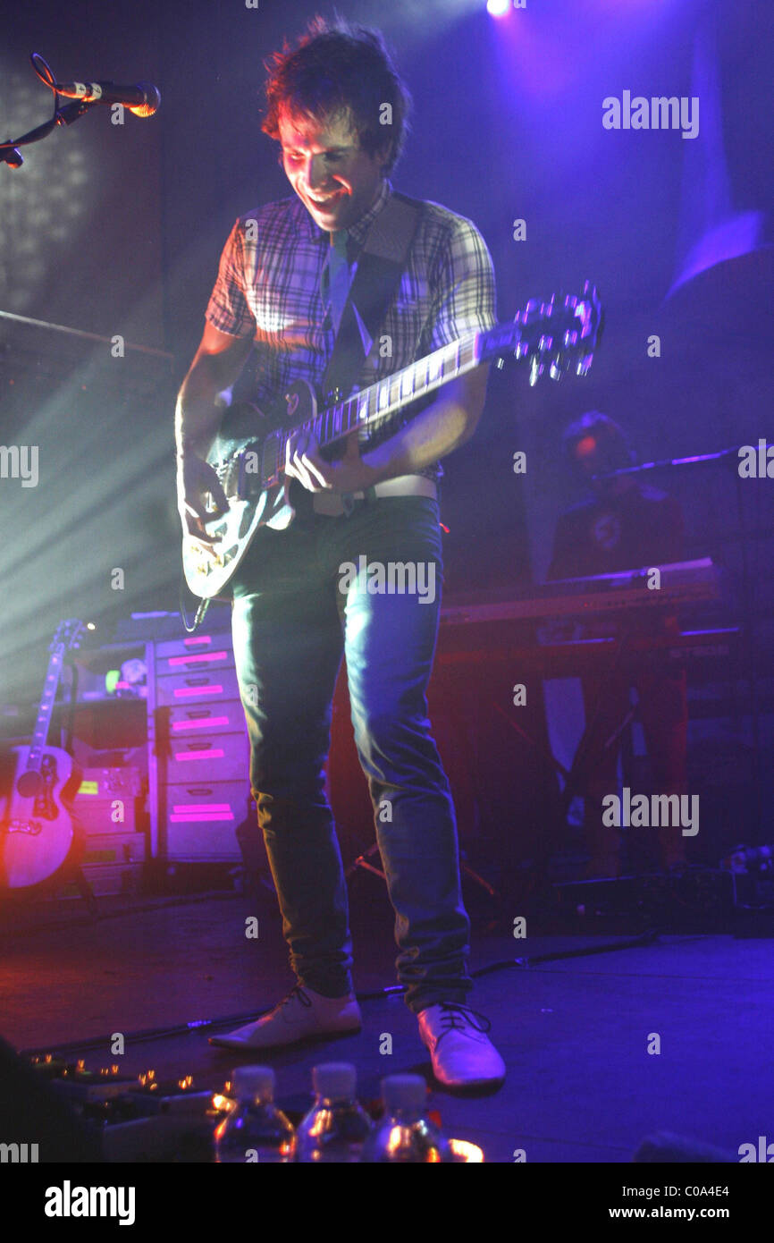 Irwin Sparkes of The Hoosiers performing to a sold out audience in the ...