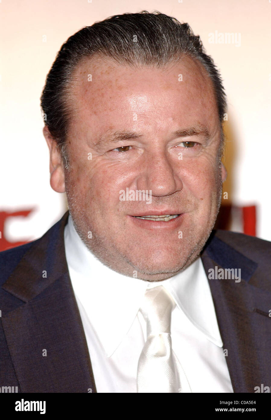 Ray Winstone Premiere of 'Beowulf' at Mann's Village Theater - Arrivals ...