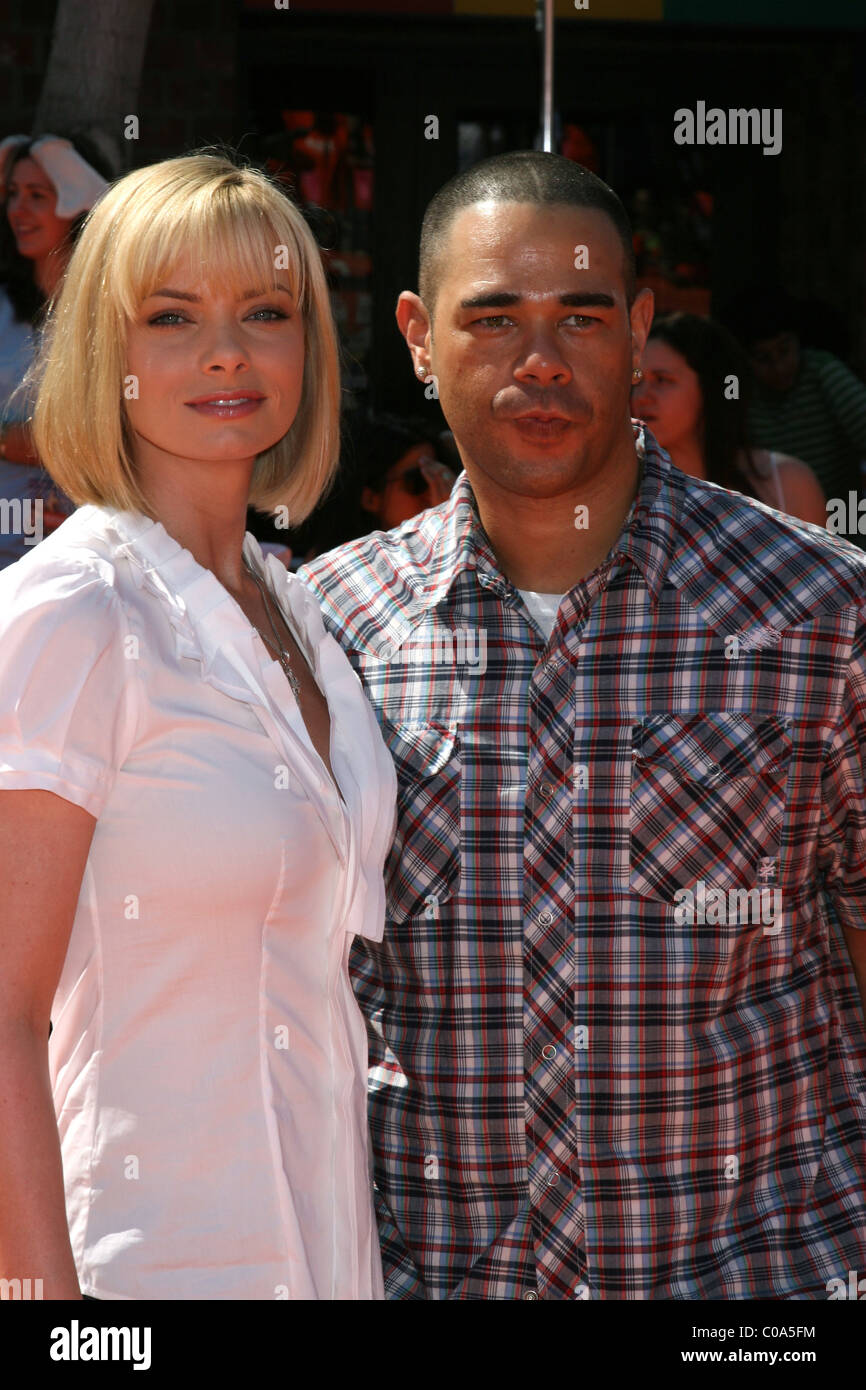 Jamie Pressly and Eric Cubiche 'Horton Hears a Who' premiere Mann's ...