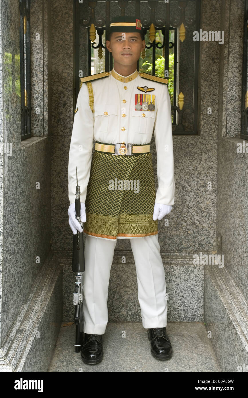 Malaysia Kuala Lumpur Istana Negara royal guard Stock Photo - Alamy