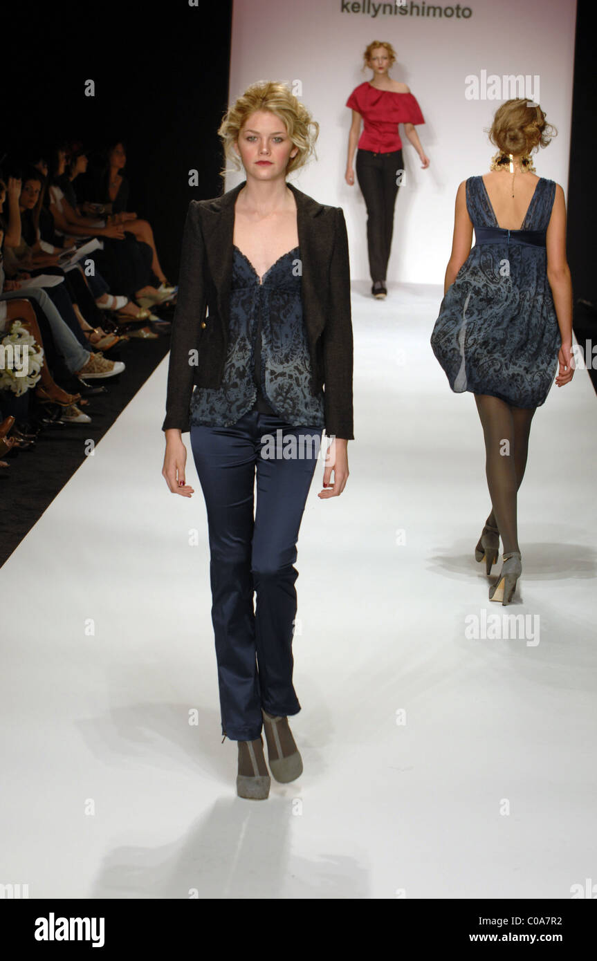 Model Mercedes-Benz Autumn 2008 LA Fashion Week at Smashbox Studios ...
