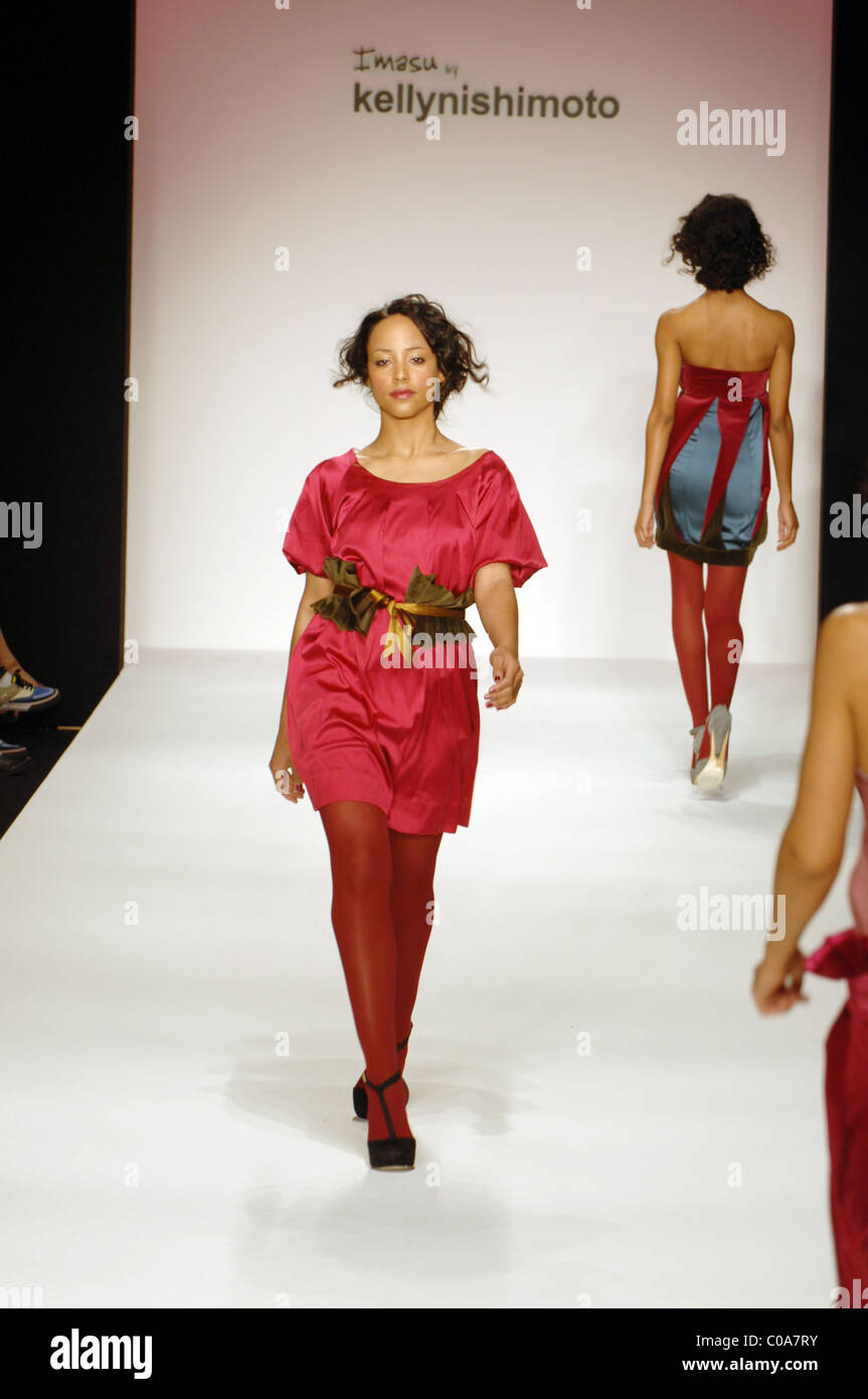 Model Mercedes-Benz Autumn 2008 LA Fashion Week at Smashbox Studios ...