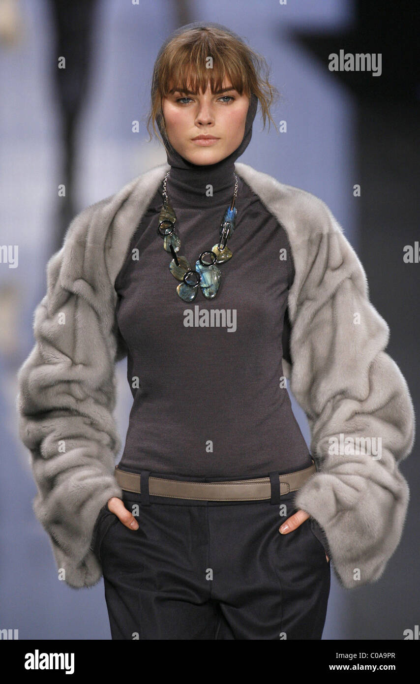 Model Paris Fashion Week Autumn/Winter 2008 - Celine - catwalk Paris ...