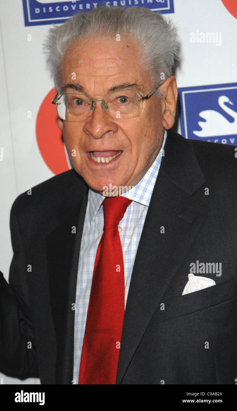 Stanley baxter hi-res stock photography and images - Alamy
