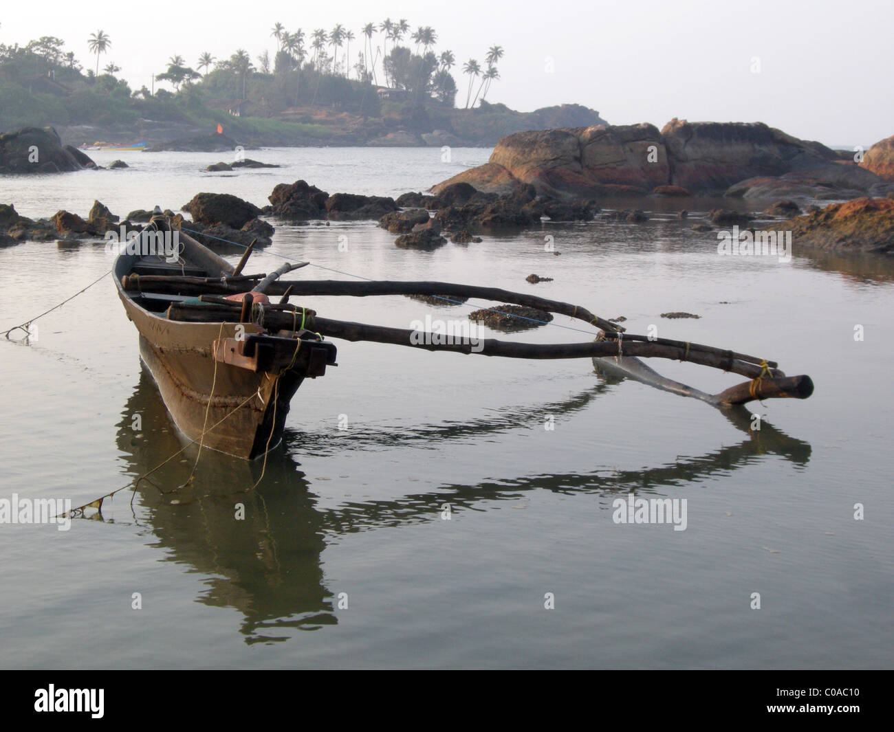 INDIA. FISHING BOAT IN A BEACH IN GOA Stock Photo - Alamy