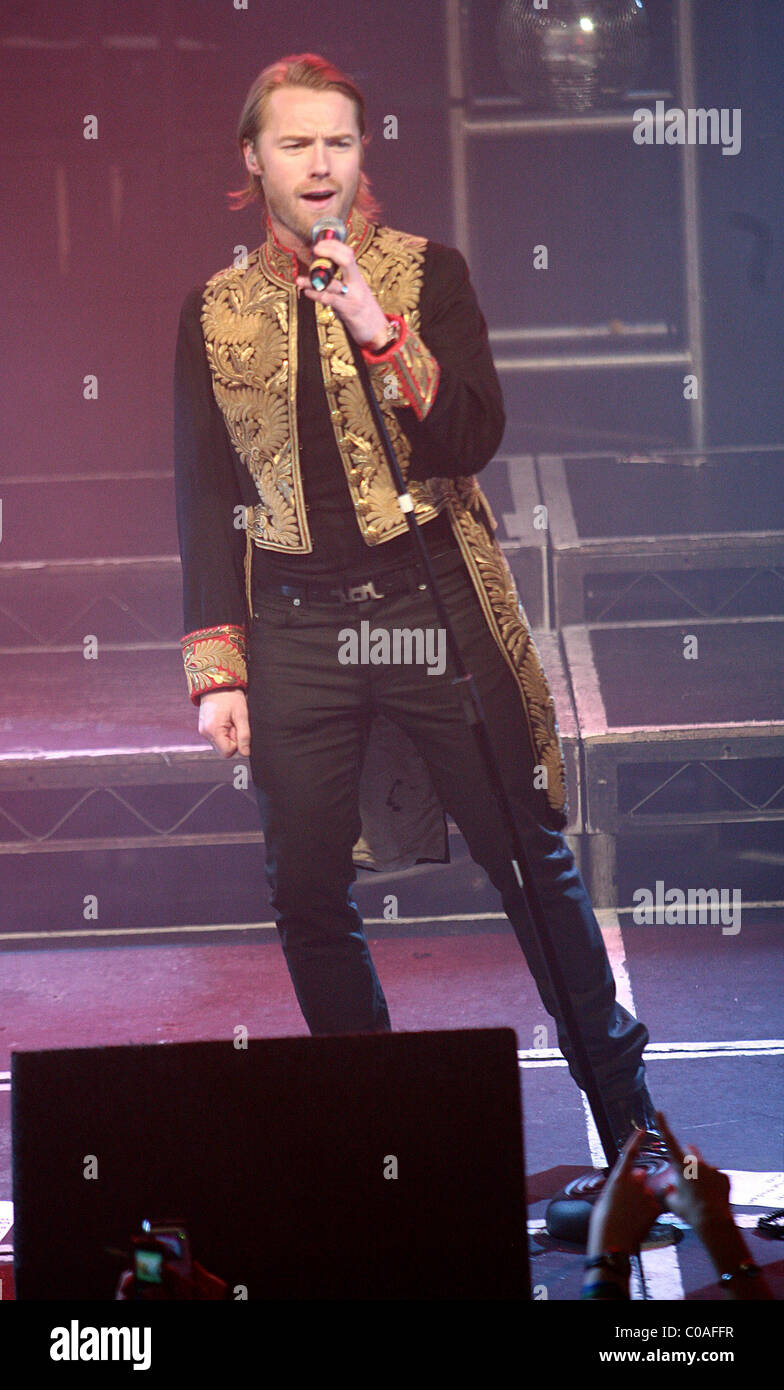 Ronan keating boyzone hi-res stock photography and images - Alamy
