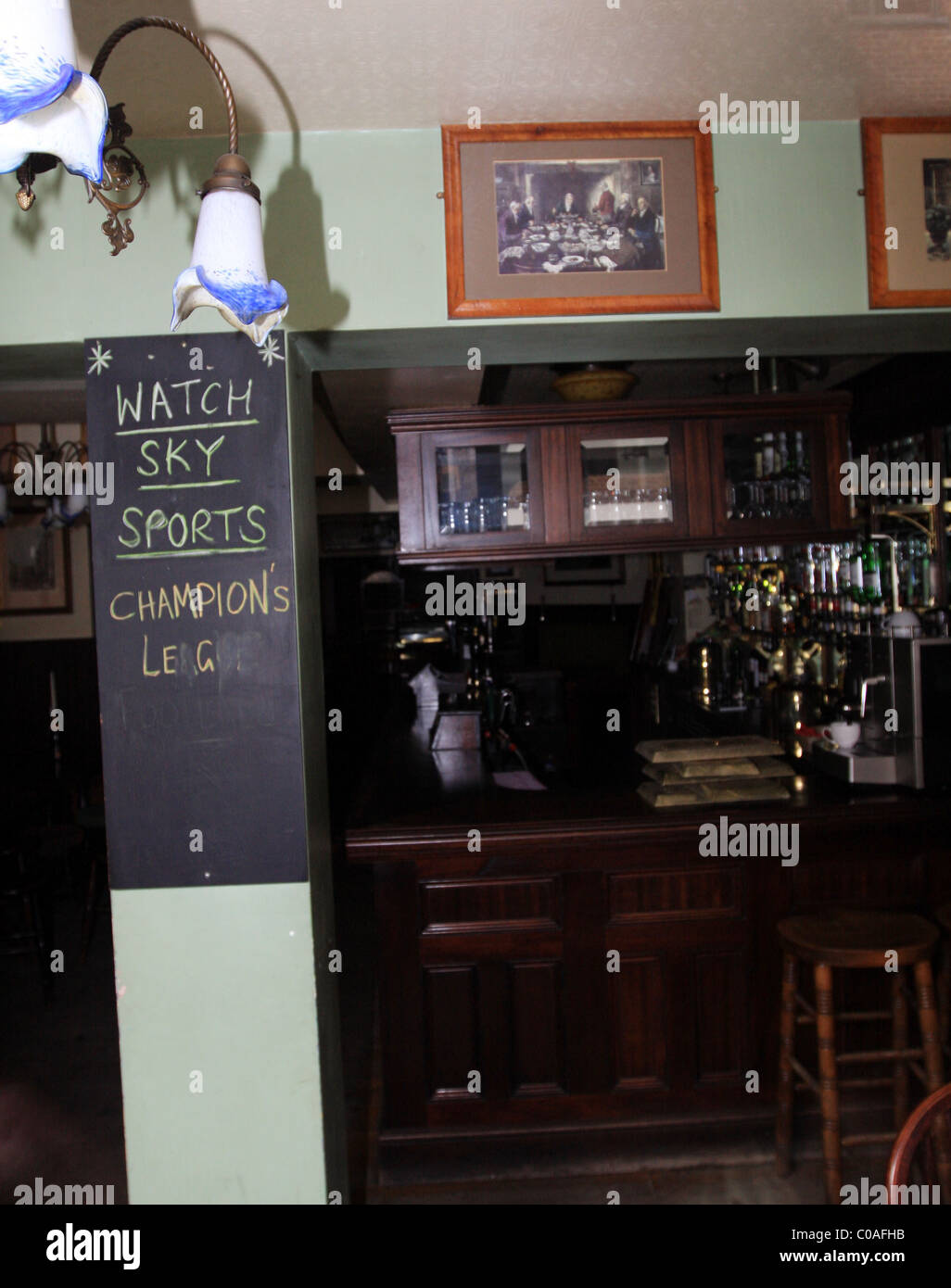 * MADONNA & RITCHIE BUY PUB MADONNA and her husband GUY RITCHIE have ...