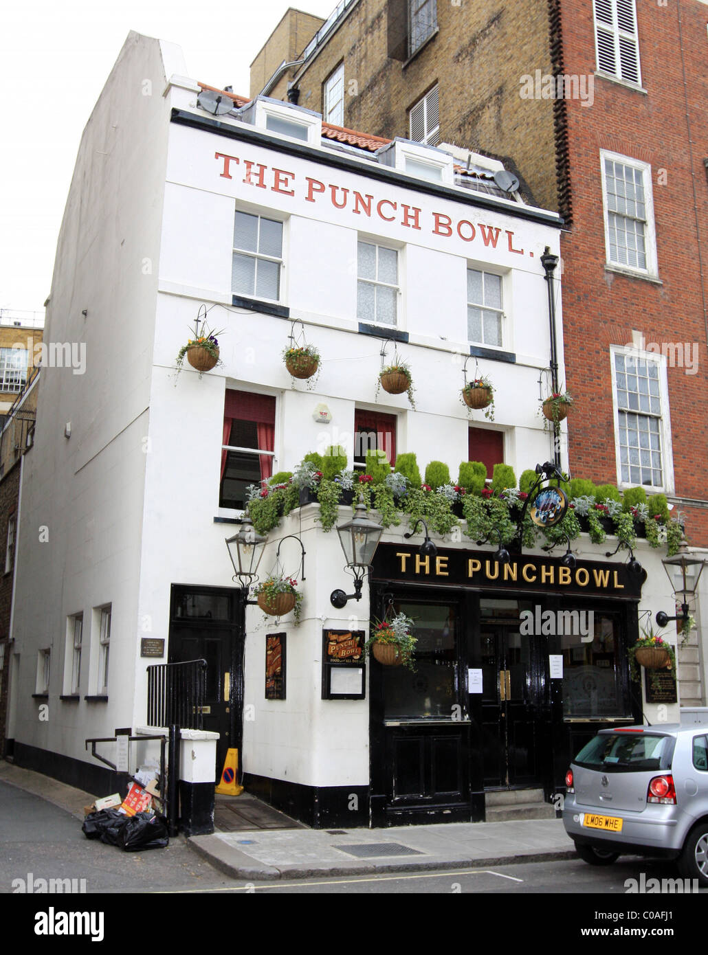 * MADONNA & RITCHIE BUY PUB MADONNA and her husband GUY RITCHIE have ...