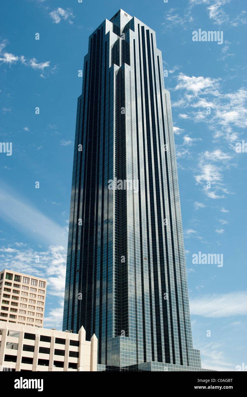 The Williams Tower (formerly the Transco Tower) , in Houston, Texas ...