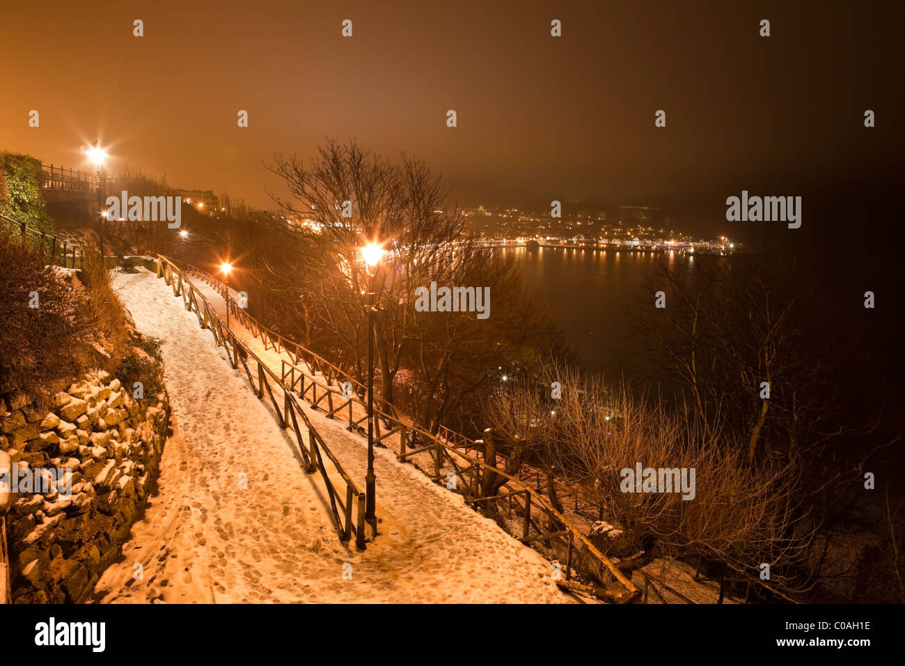 Scarborough south bay at night hi-res stock photography and images - Alamy