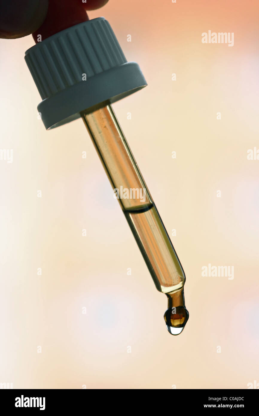 Dropper hi-res stock photography and images - Alamy