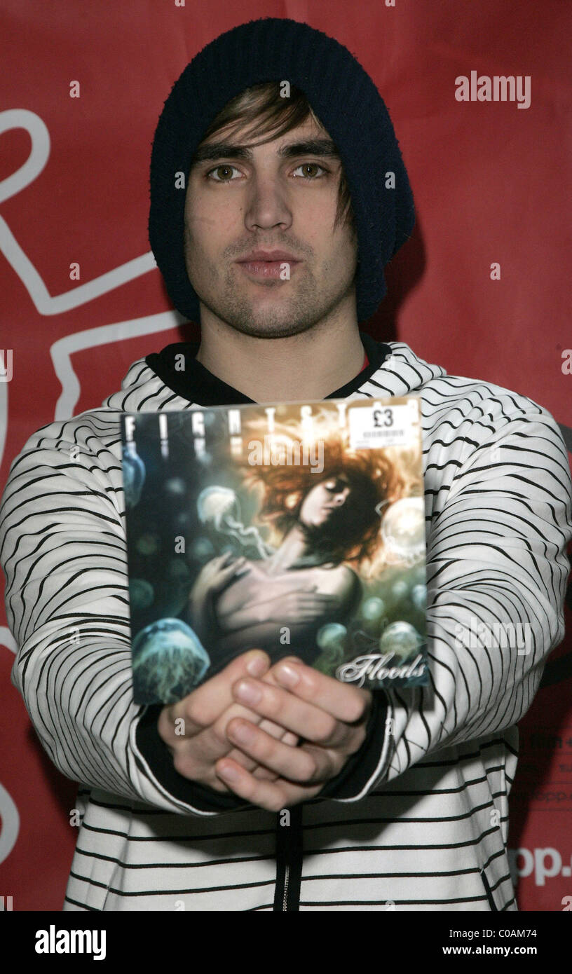 Charlie Simpson Fightstar High Resolution Stock Photography and Images ...
