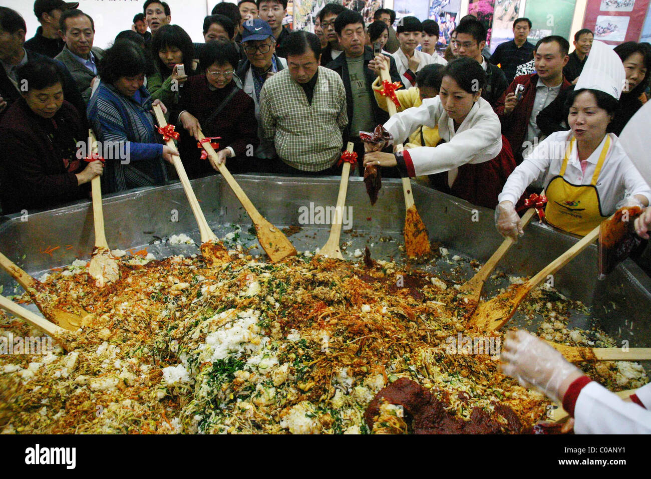 Too many cooks broth hi-res stock photography and images - Alamy