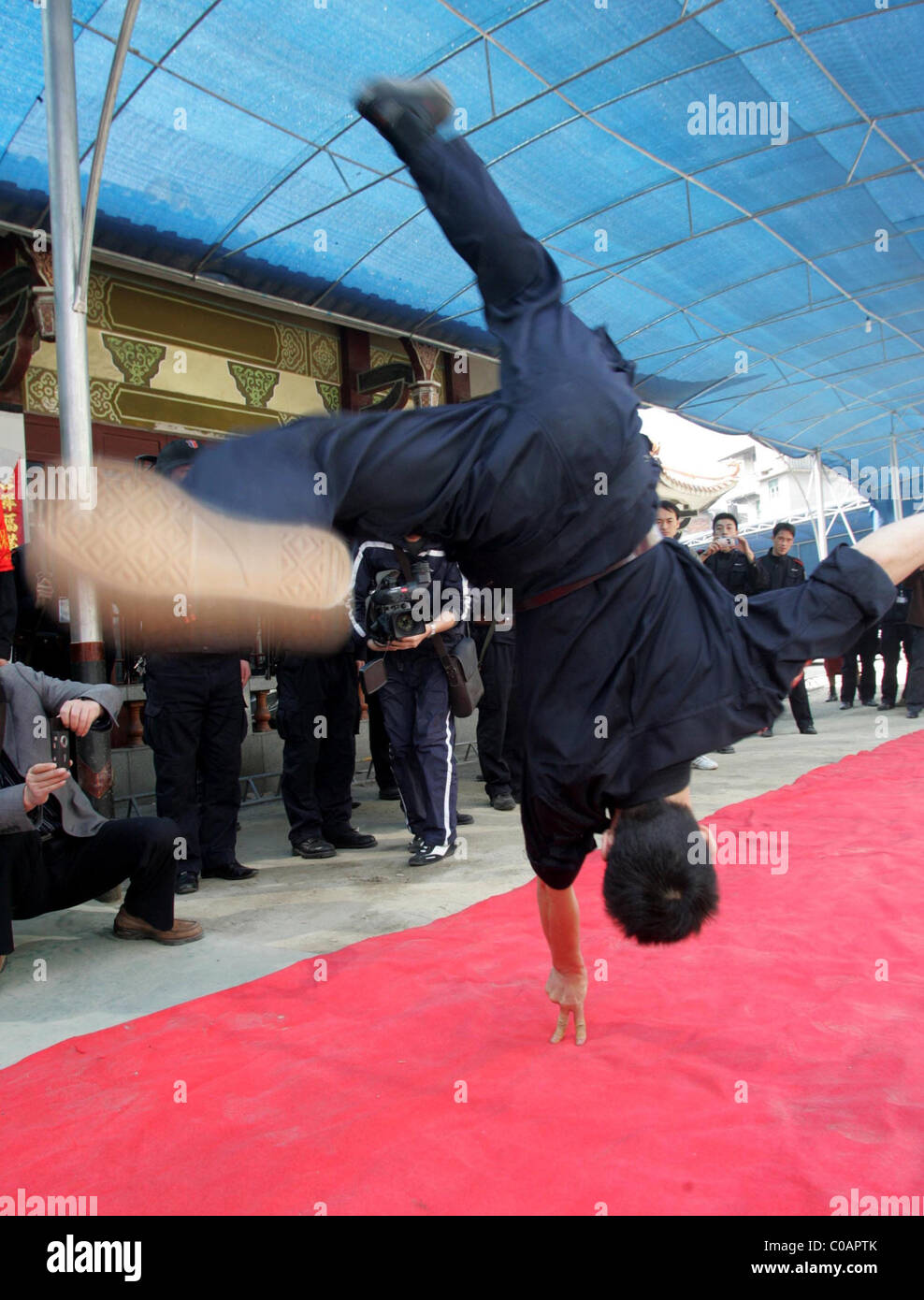 A special branch of the Chinese police force demonstrates the ...