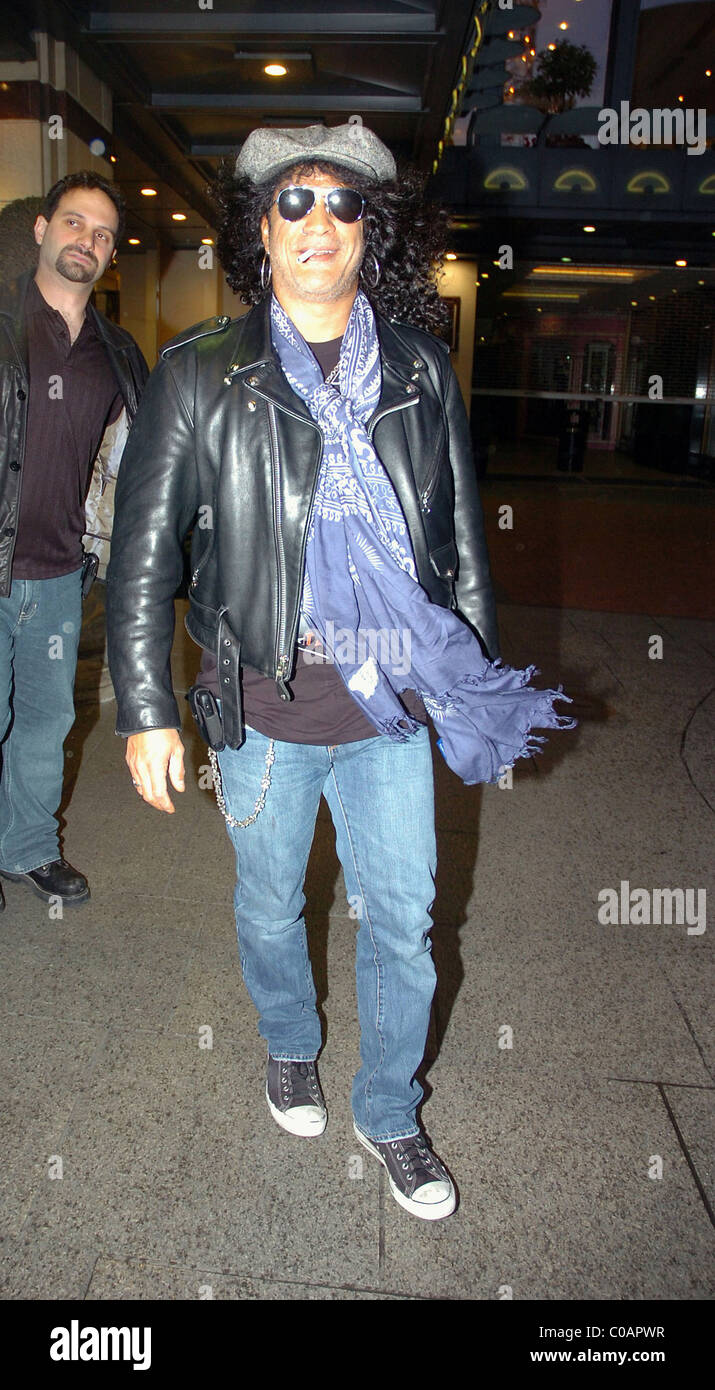 Slash Ex Guns 'n' Roses and Velvet Revolver guitarist Slash leaving his ...