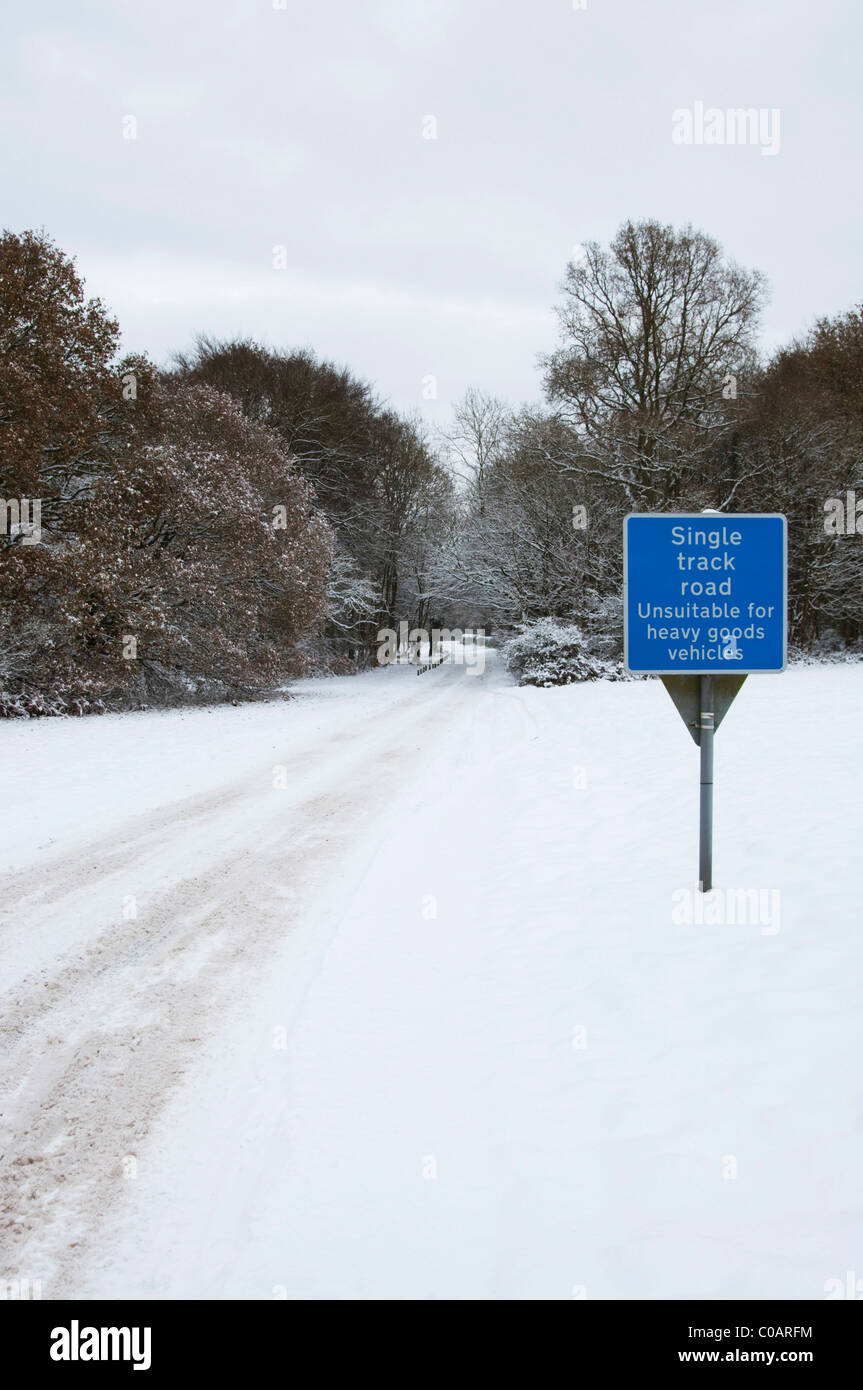 Untreated winter road hi-res stock photography and images - Alamy