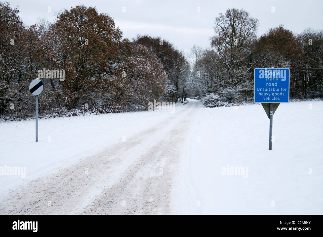 Untreated winter road hi-res stock photography and images - Alamy