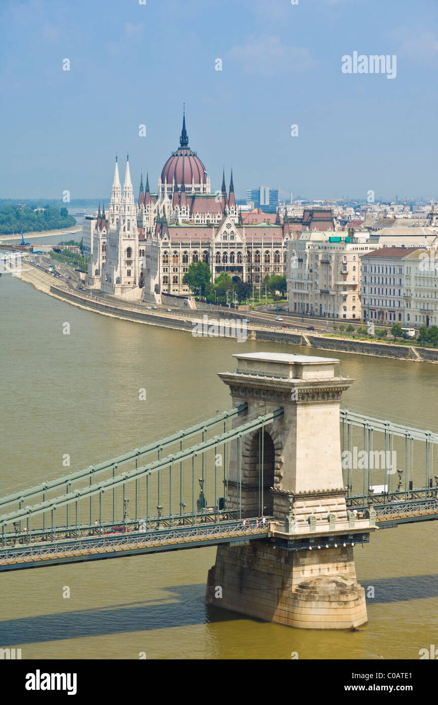 Hungarian Parliament building with the chain bridge Szechenyi Lanchid ...