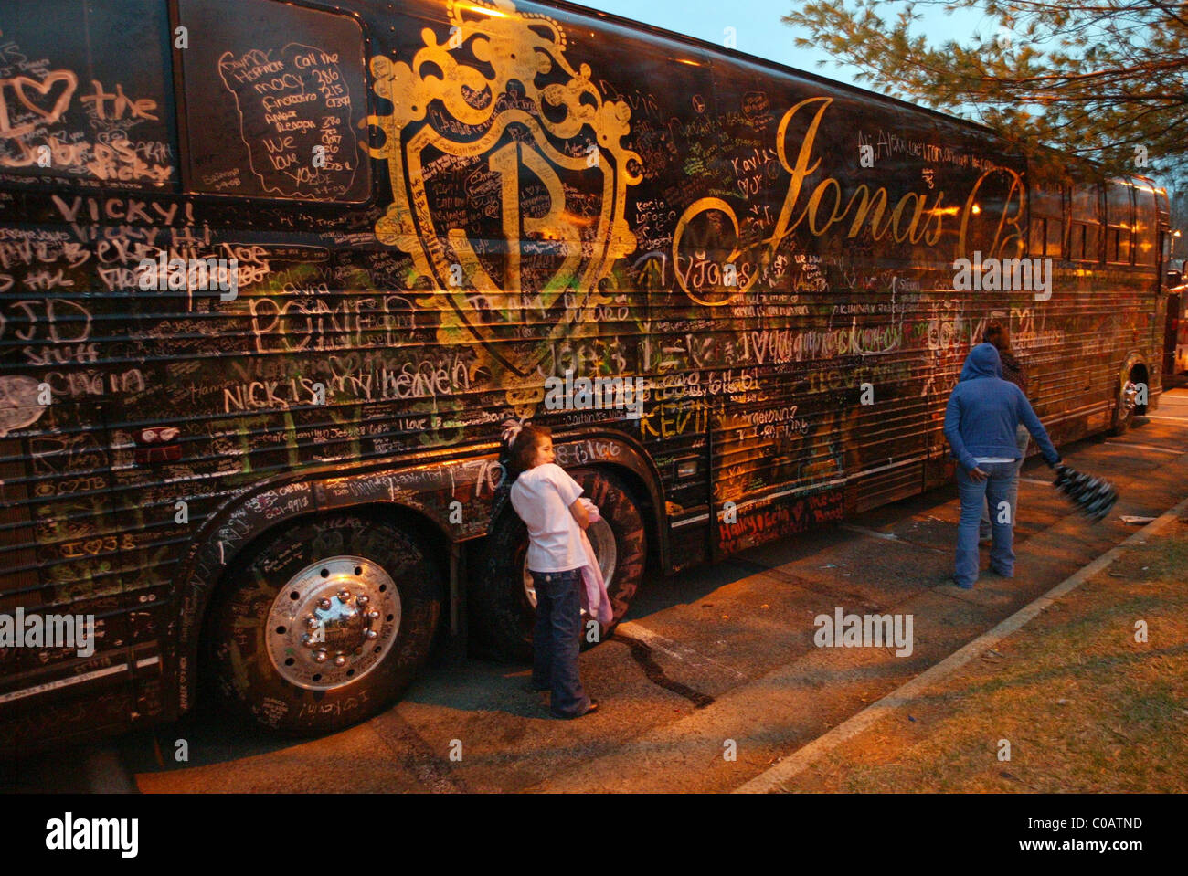 Jonas Brothers tour bus The Jonas Brothers perform at the Patriot ...