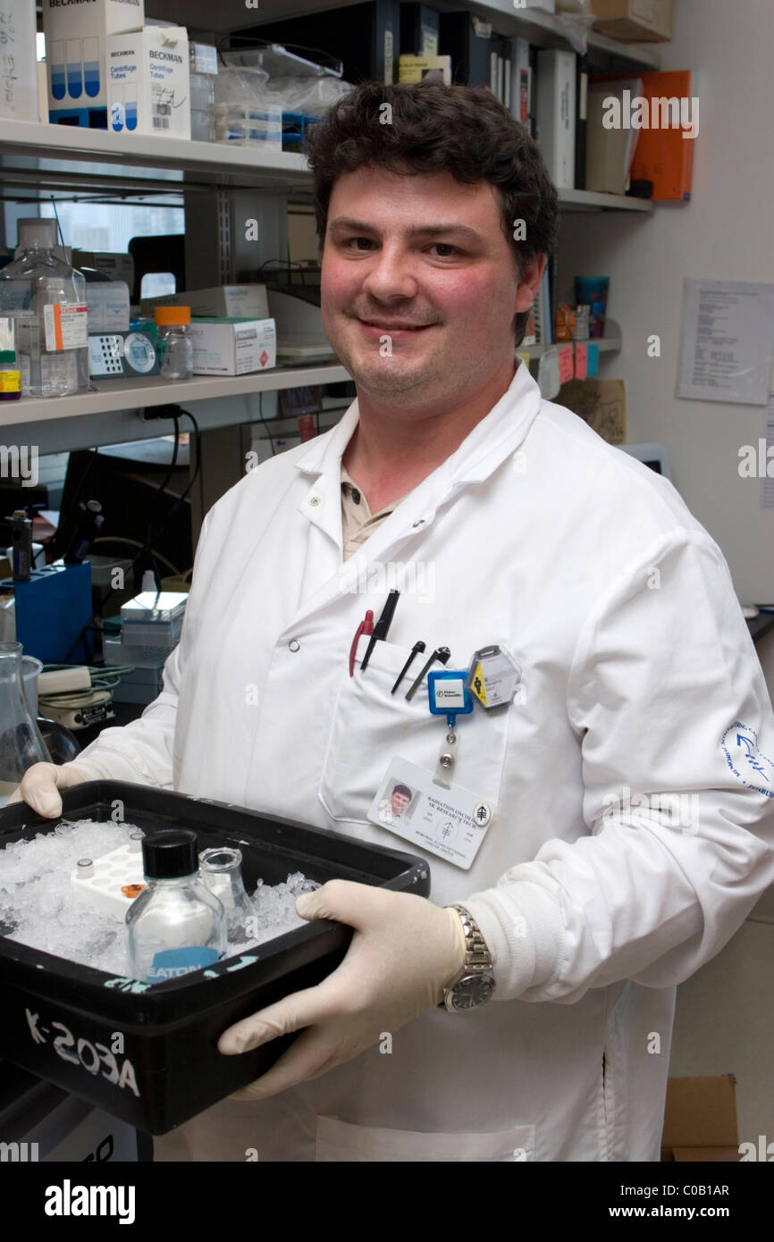 Radiation oncology research technician in the lab at Memorial Sloan ...