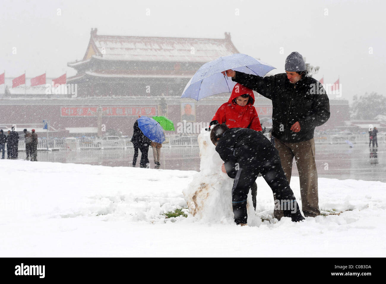 Unusually early snowfall arrives in China. The extreme weather ...