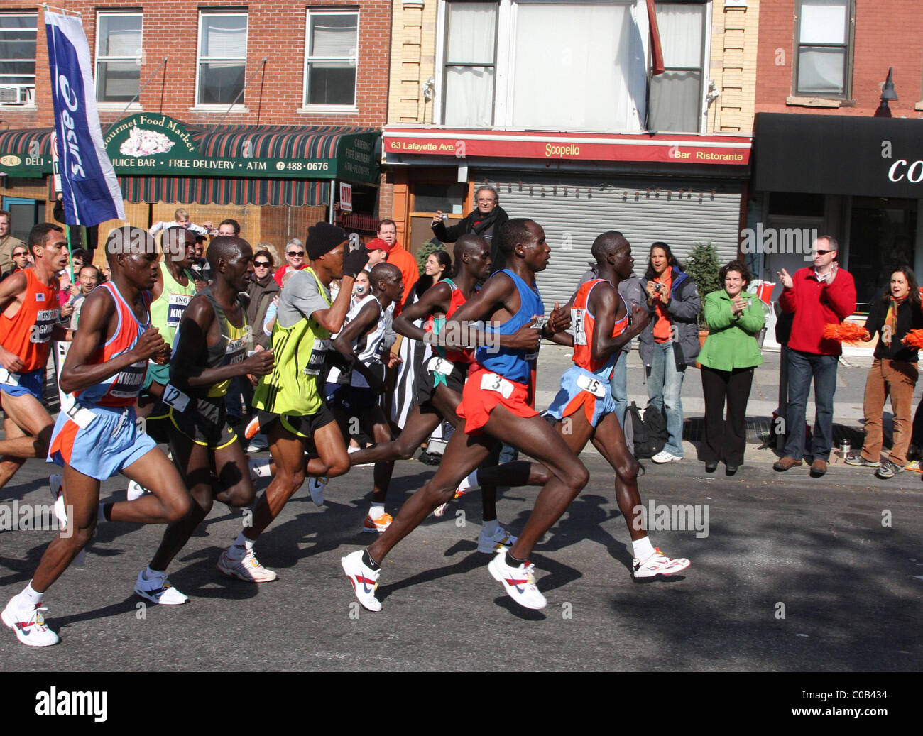Martin Lel 2007 NYC Marathon Winner Martin Lel at the 8 Mile mark in ...