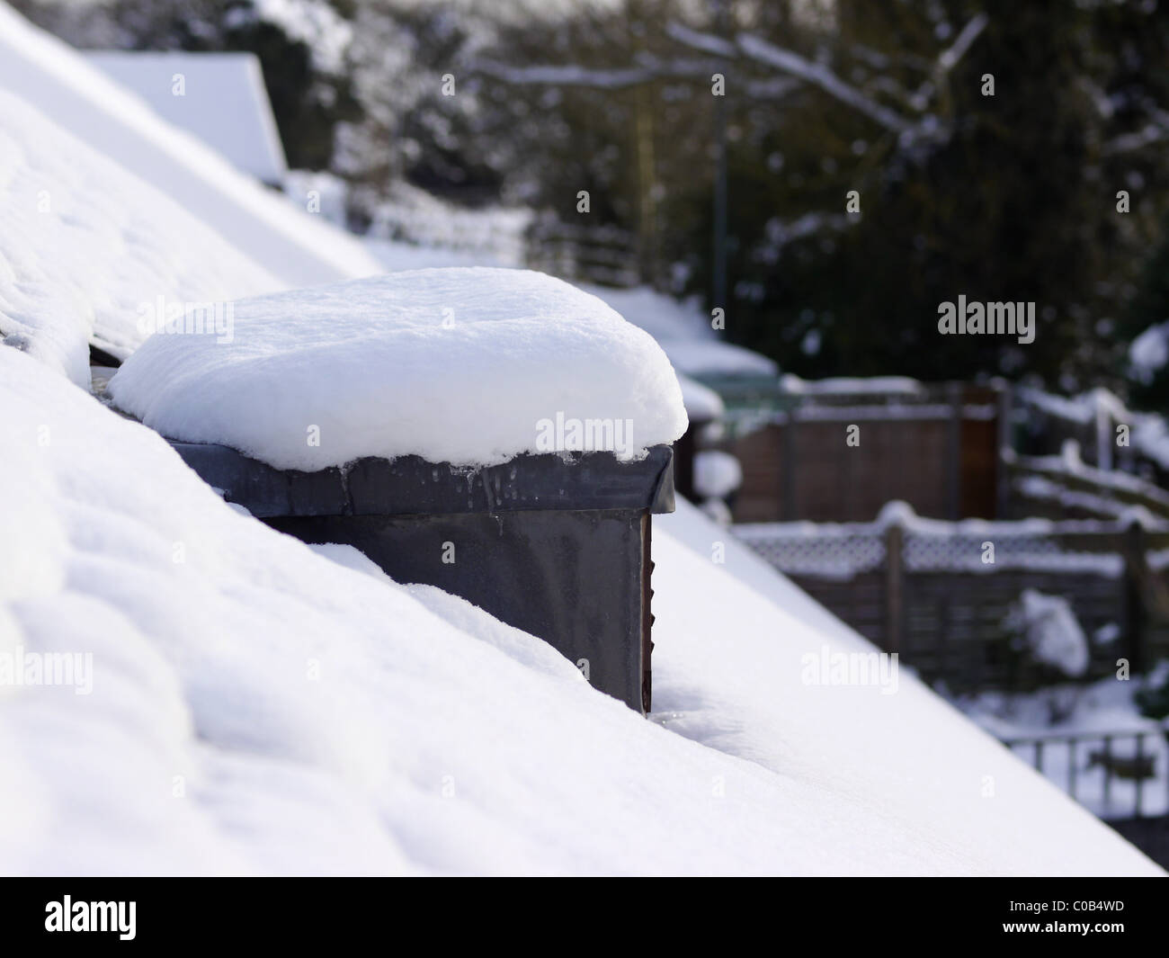 snow on roof winter Stock Photo - Alamy