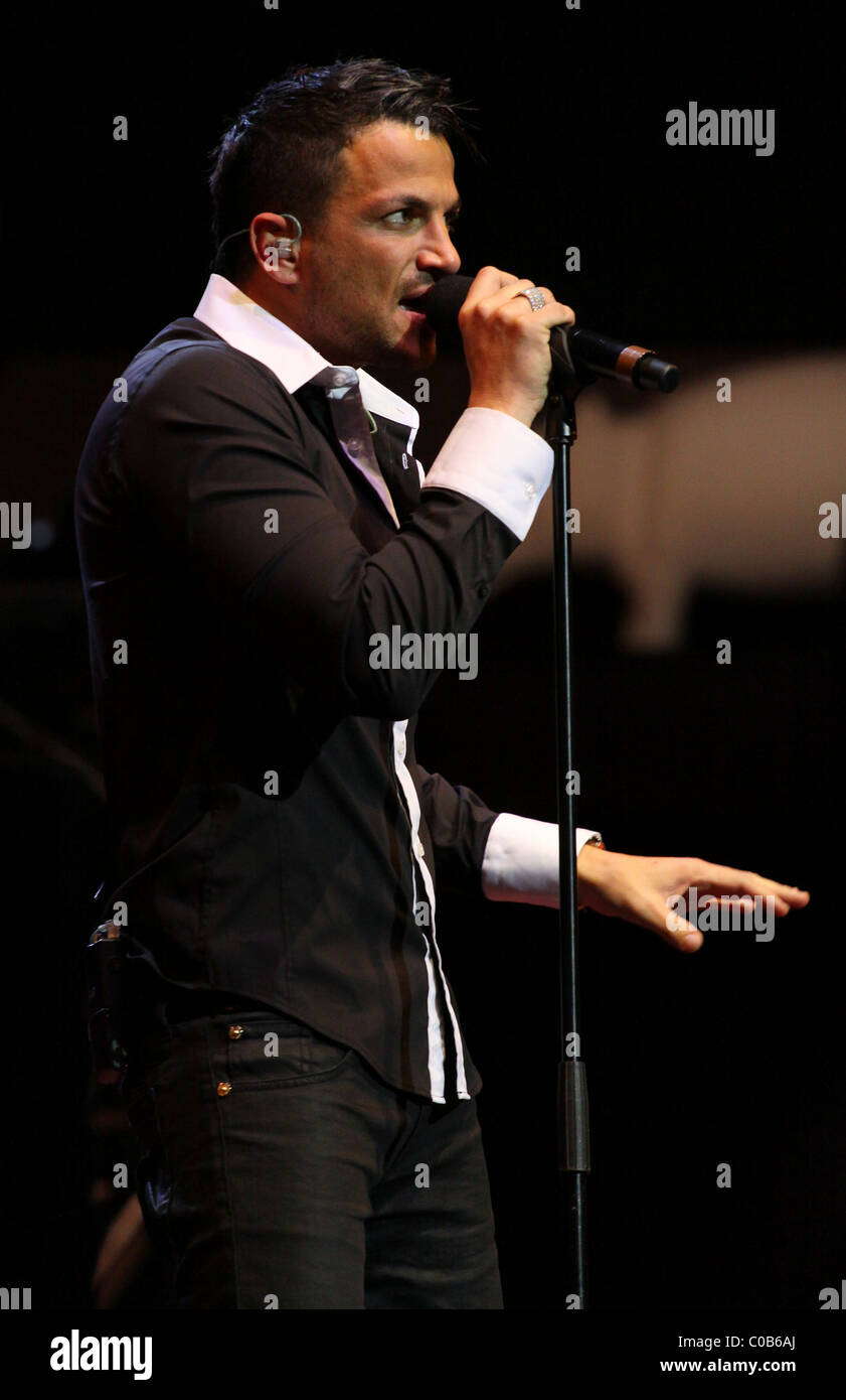 Peter andre live at the royal albert hall hi-res stock photography and ...