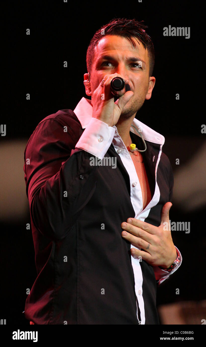 Peter andre live at the royal albert hall hi-res stock photography and ...