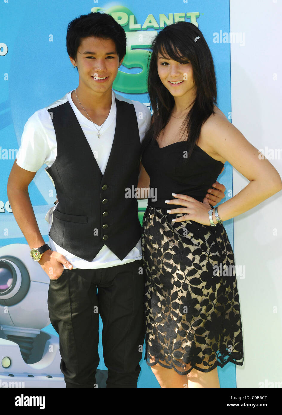 BooBoo Stewart and Sage Stewart Premiere of 'Planet 51' at the Mann ...