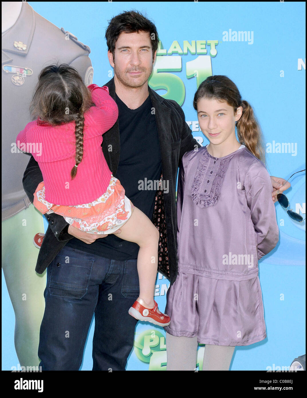 Dylan McDermott with his daughters Charlotte and Colette Premiere of ...