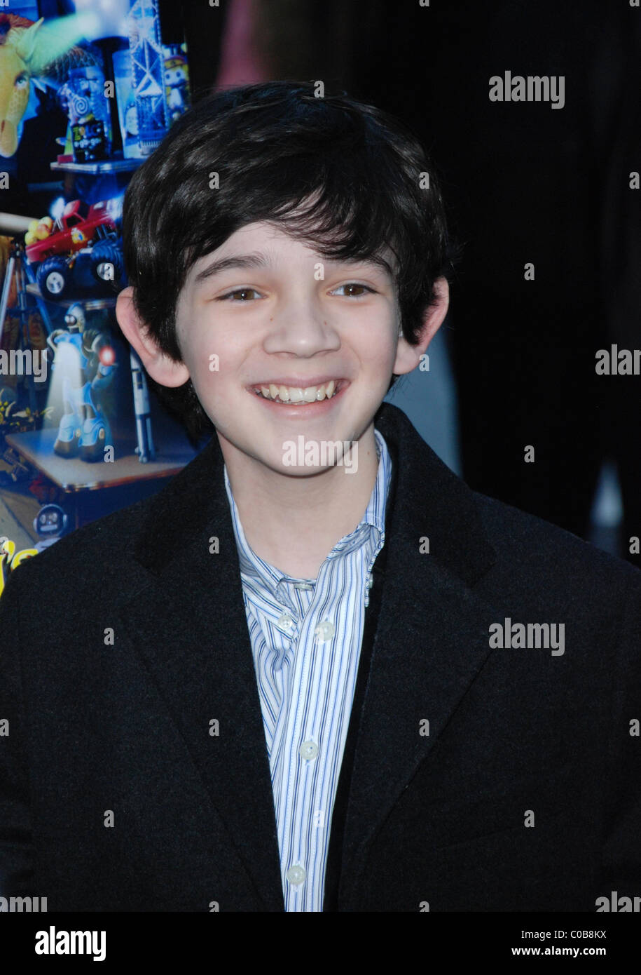 Zach Mills World premiere of Fox Walden's 'Mr. Magorium's Wonder ...