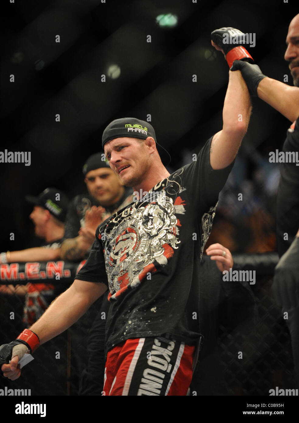 Ufc 105 hi-res stock photography and images - Alamy