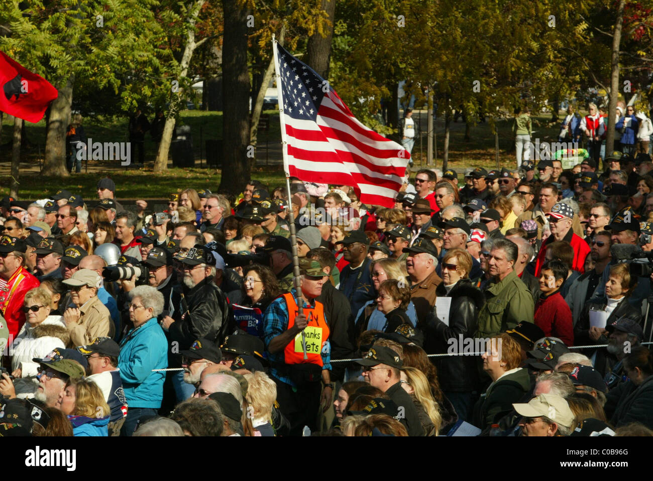 The 25th Anniversary of the Vietnam Veterans Memorial. The wall ...