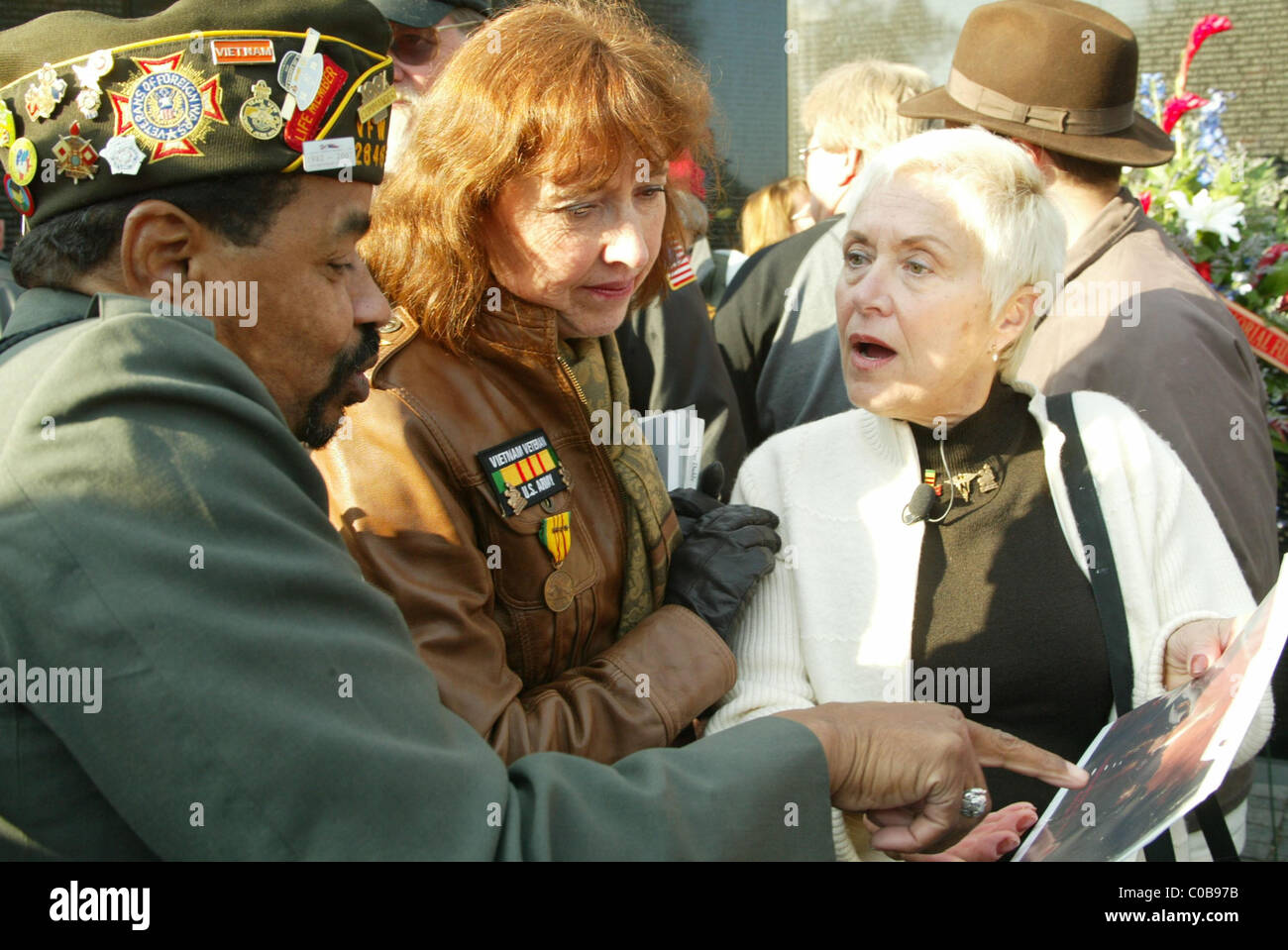 The 25th Anniversary of the Vietnam Veterans Memorial. The wall ...