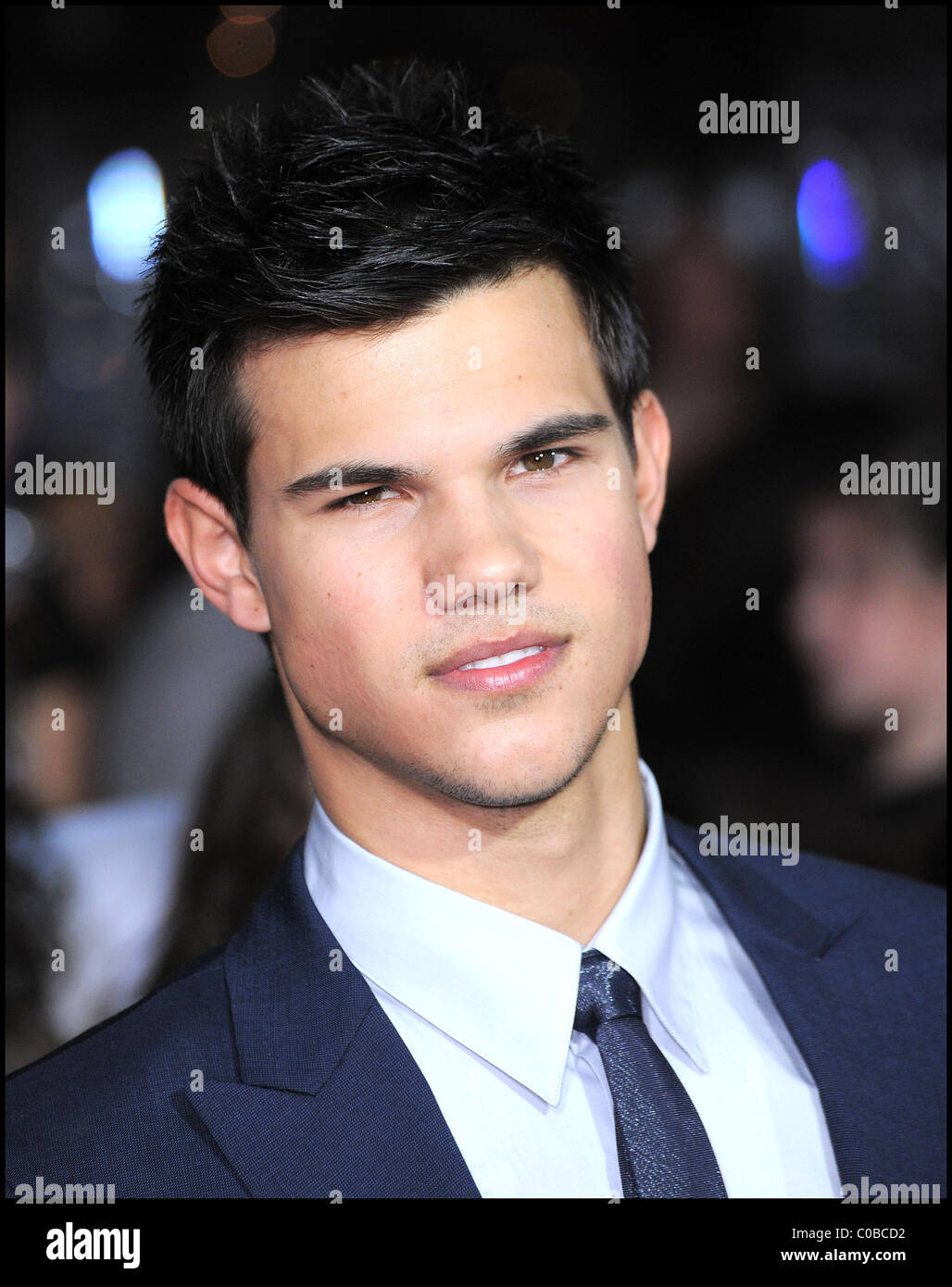 Taylor Lautner The Los Angeles Premiere of 'The Twilight Saga: New Moon ...