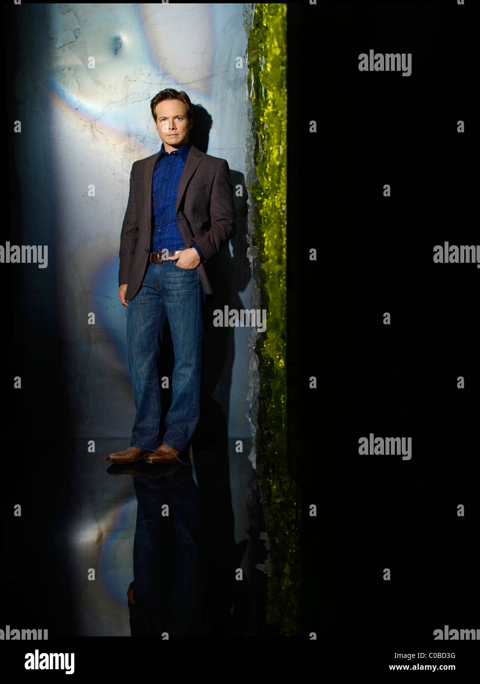 Scott Wolf as Chad Decker on the set of ABC's 'V' Vancouver, Canada ...