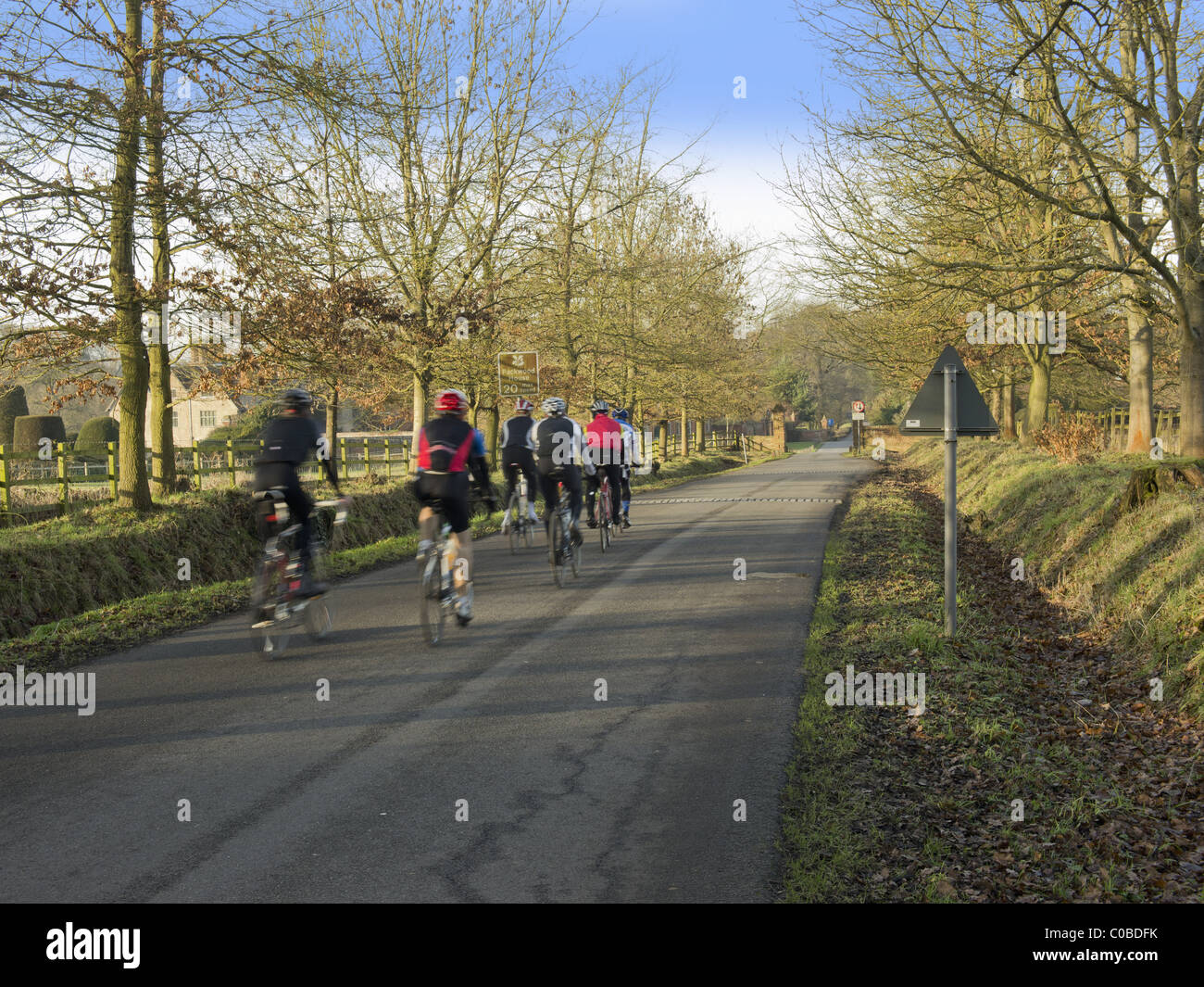 Cycling country hi-res stock photography and images - Alamy